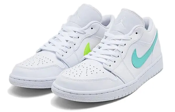 JORDAN 1 Low Sneakers - White