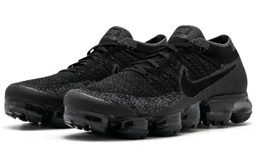 Nike Vapormax "triple " Sneakers - Black