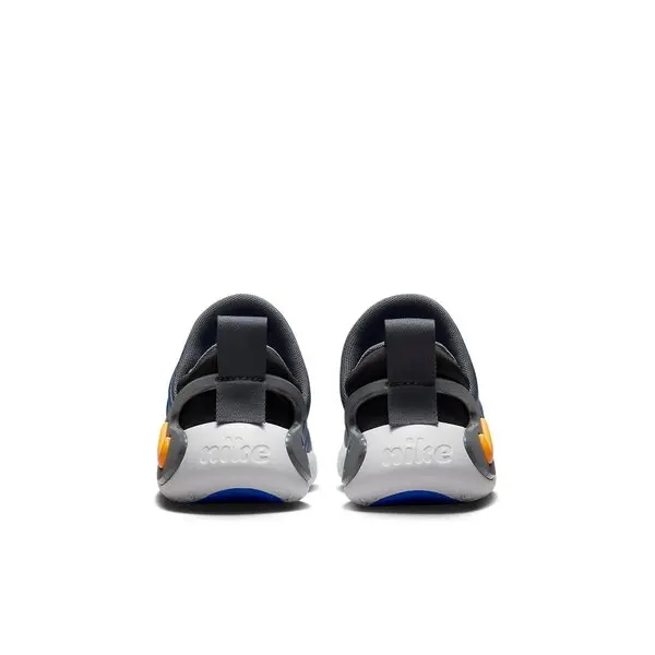 Nike Dynamo Go Sneakers