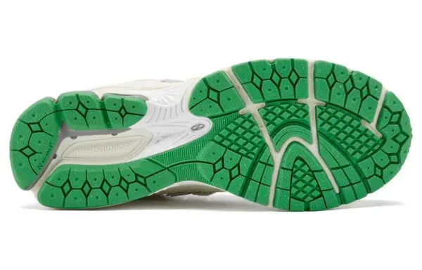 NEW BALANCE X Ganni 2002r 'turtledove' Sneakers - Light Cream/green