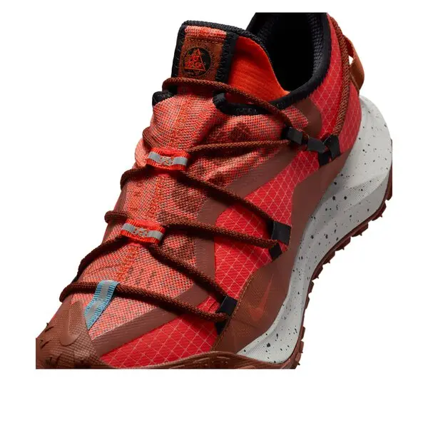 Nike Mountain Fly Low Gore-tex Sneakers - Vibrant Red/black