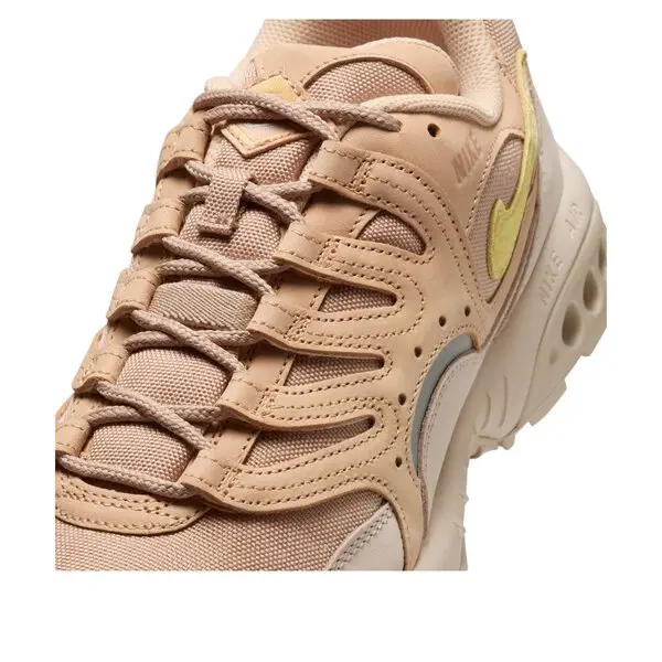 Nike Terra Humara Sneakers - Sesame/sanddrift-saturn Gold