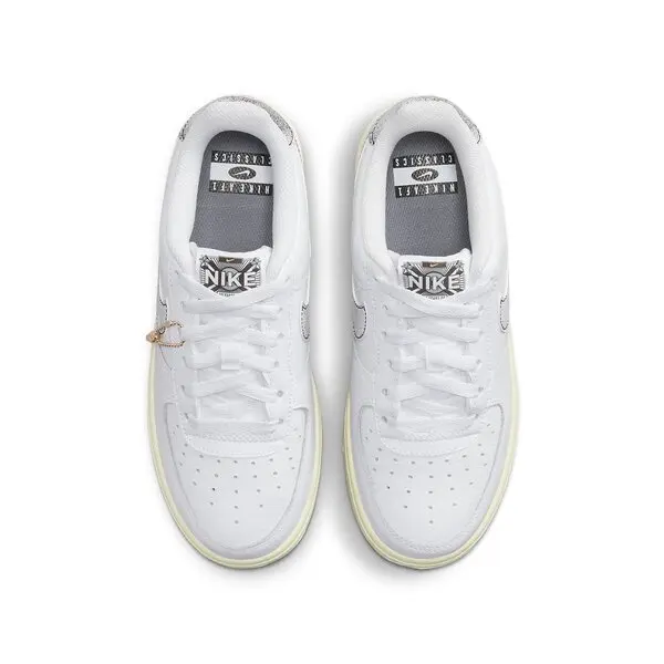Nike Force 1 Low Lv8 3 Sneakers - White/beach/white