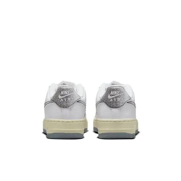 Nike Force 1 Low Lv8 3 Sneakers - White/beach/white