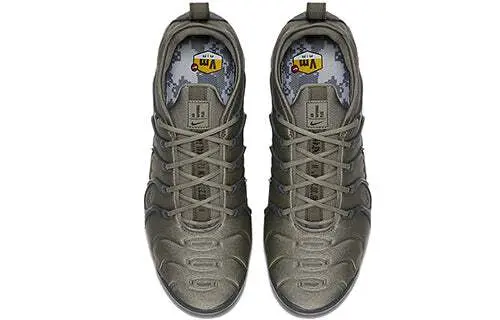 Nike Vapormax Plus Sneakers - Dark Gray/white