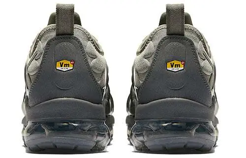 Nike Vapormax Plus Sneakers - Dark Gray/white