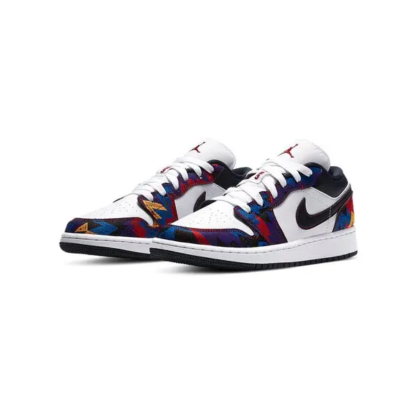 JORDAN 1 Low Se Sneakers