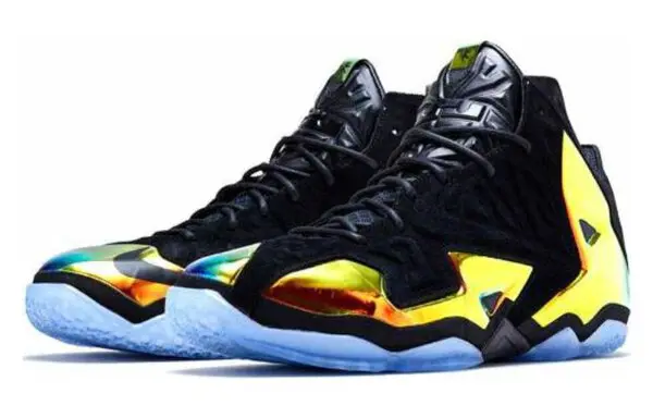 Nike Lebron 11 Ext Qs "kings Crown" Mid-top Sneakers - Black/goldyellowgold