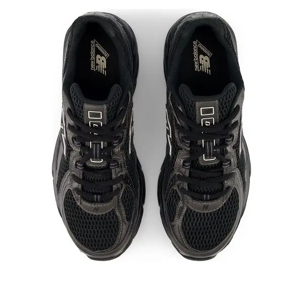 NEW BALANCE 740 Sneakers - Black/metallic