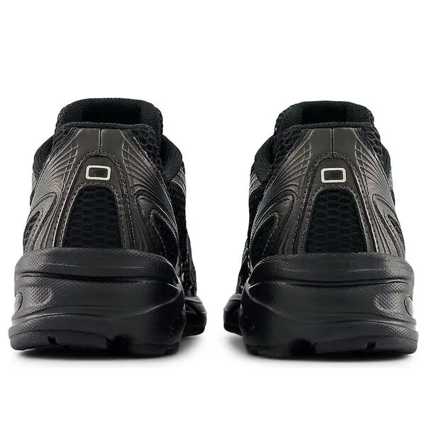 NEW BALANCE 740 Sneakers - Black/metallic