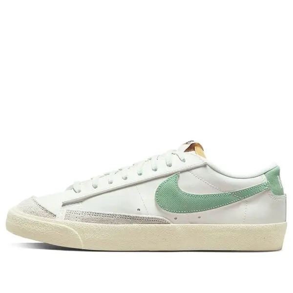 Nike Blazer Low '77 Premium 'certified Fresh' Sneakers - White/green