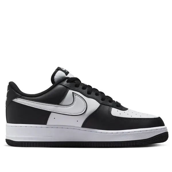 Nike Force 1 '07 Low Top Sneakers