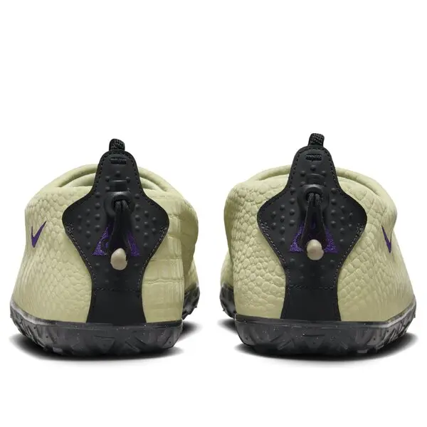Nike Moc Premium Slip-on