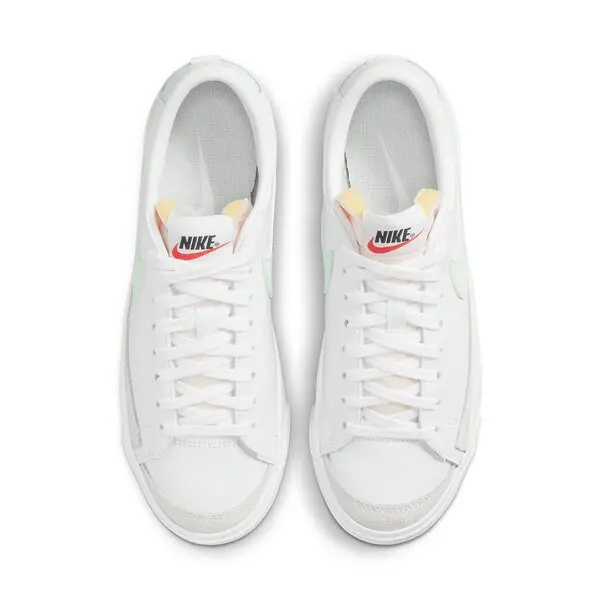 Nike Blazer Low '77 "white Barely Green" Sneakers - White/green
