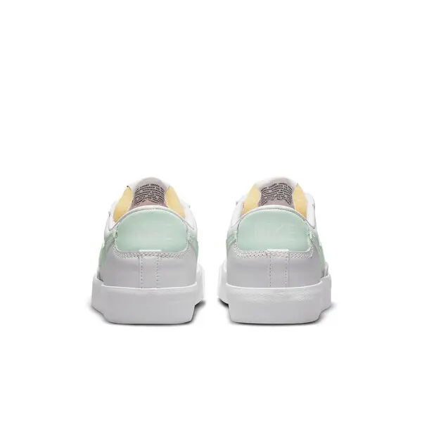 Nike Blazer Low '77 "white Barely Green" Sneakers - White/green