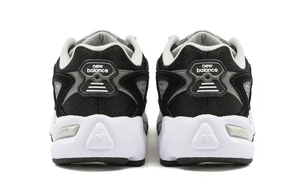 NEW BALANCE 725 Sneakers - Blue