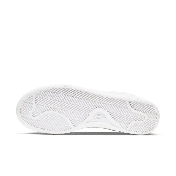 Nike Classic Cs Low Top Sneakers - White/red
