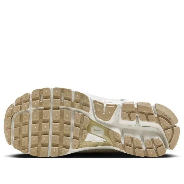 Nike Zoom Vomero Sneakers