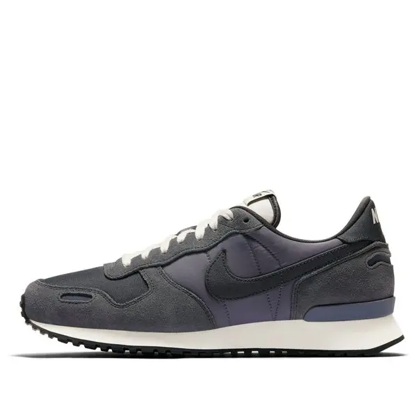 Nike Vortex Sneakers - Blackpurple