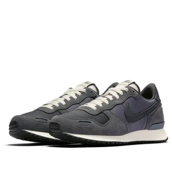 Nike Vortex Sneakers - Blackpurple