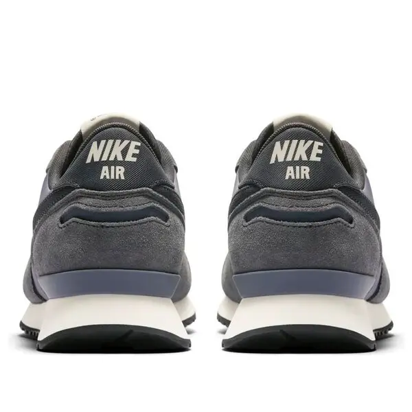 Nike Vortex Sneakers - Blackpurple