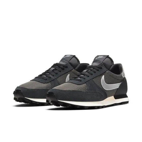 Nike Daybreak-type Sneakers - Gray/black/silver