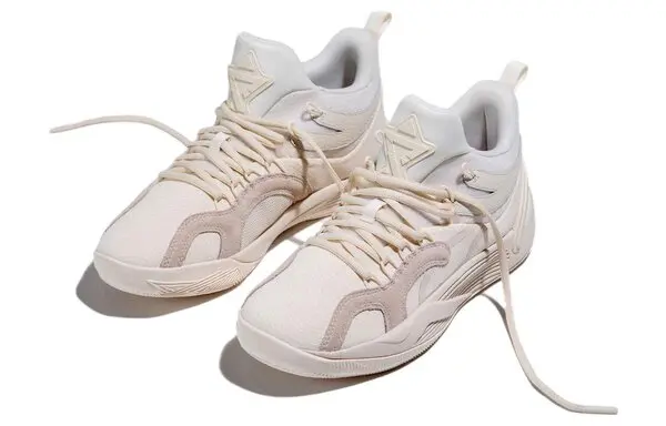 PUMA Skylar Diggins Smith X Trc Blaze Court Nu "reflections - Frosted Ivory