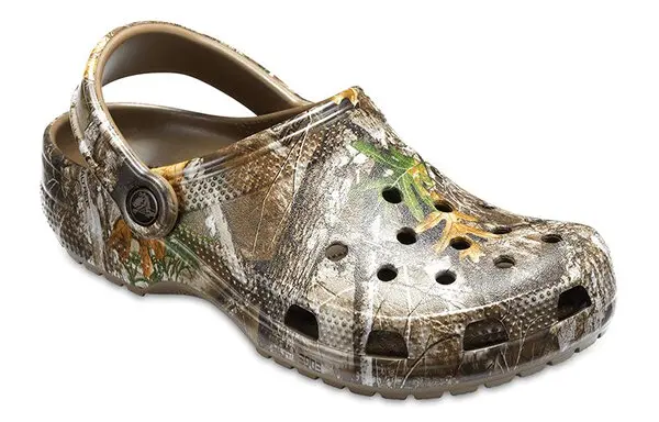 CROCS X Realtree Edge Classic Clogs - Walnut Brown/beige
