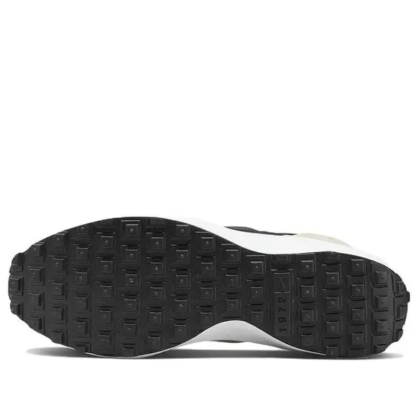 Nike Waffle Debut Sneakers - White/black