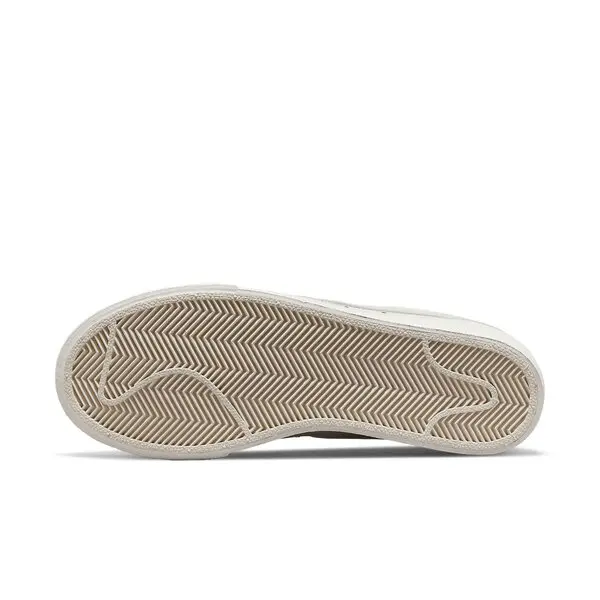 Nike Blazer Low Platform Low-top Sneakers - White