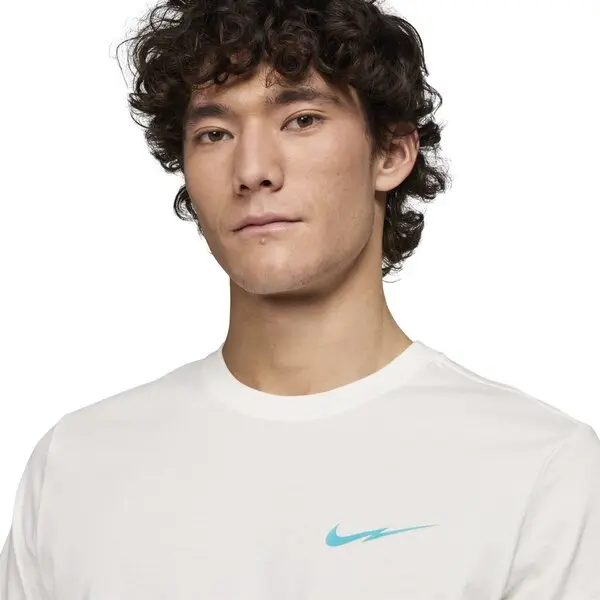 Nike Swoosh T-shirt