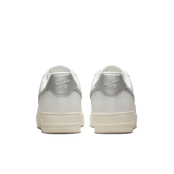 Nike Force 1 '07 Essential Sneakers