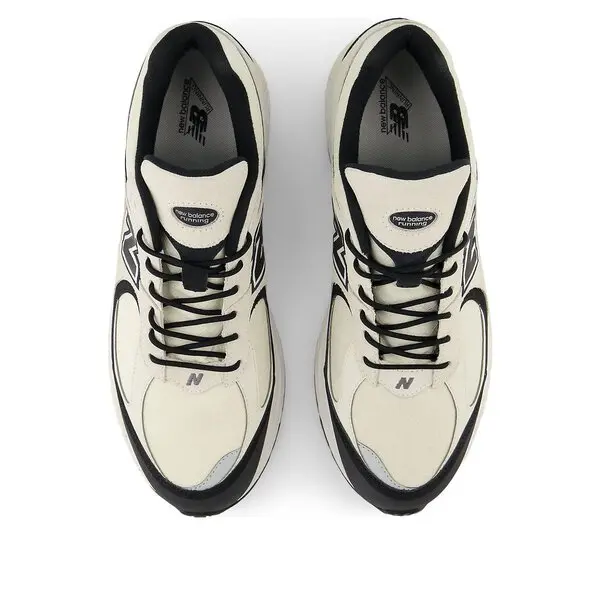 NEW BALANCE 2002r Gore-tex Sneakers - Beige/black