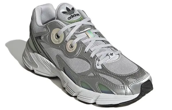 Adidas Astir Sneakers