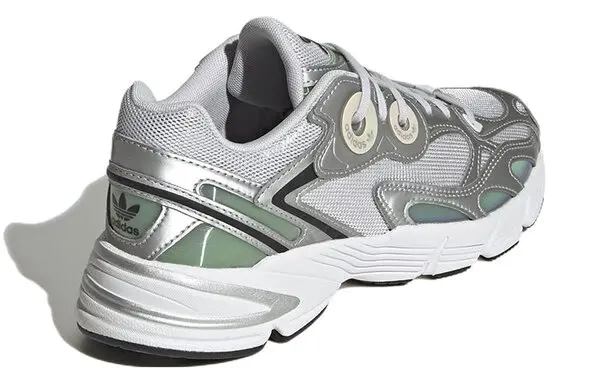 Adidas Astir Sneakers
