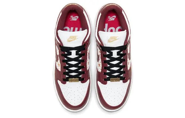 Nike Dunk Low X Supreme