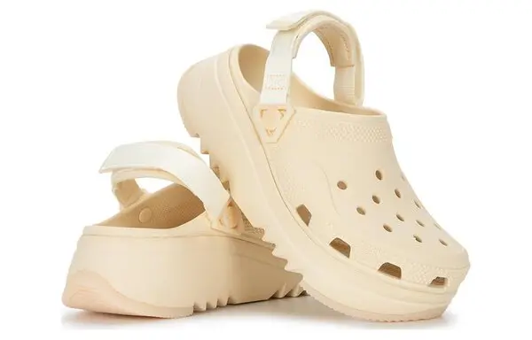 CROCS Classic Hiker Xscape Clog