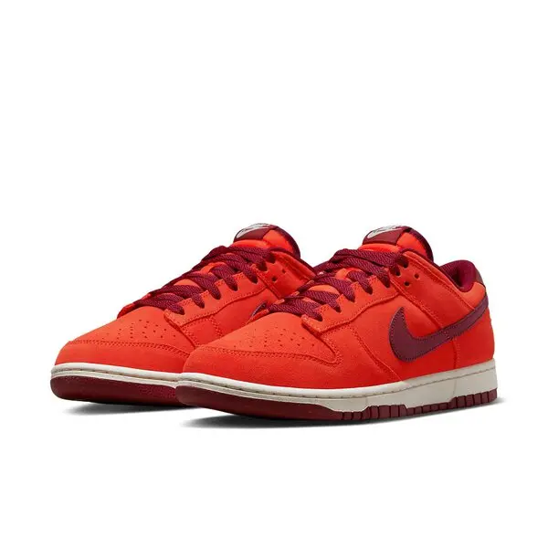 Nike Dunk Low Suede Sneakers - Orange