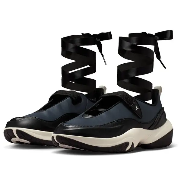 JORDAN Air Pointe Sneakers - Black/sail