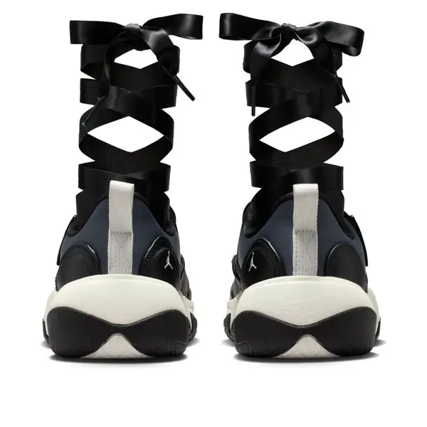 JORDAN Air Pointe Sneakers - Black/sail