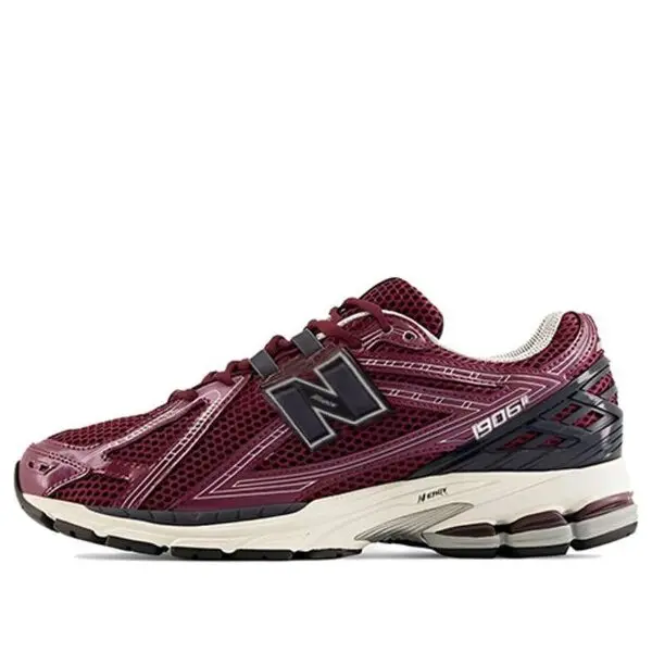 NEW BALANCE 1906r Sneakers - Red