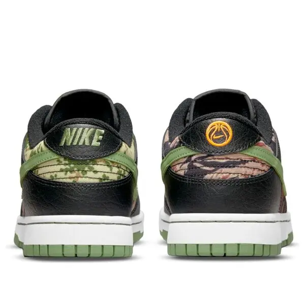 Nike Dunk Low Se "crazy Camo" Sneakers
