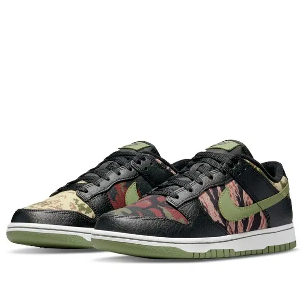 Nike Dunk Low Se "crazy Camo" Sneakers