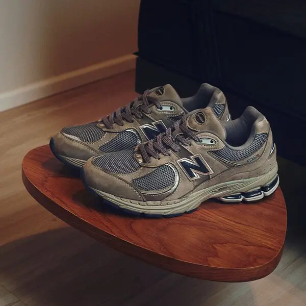 NEW BALANCE 2002r Og Sneakers - Light Grey/black