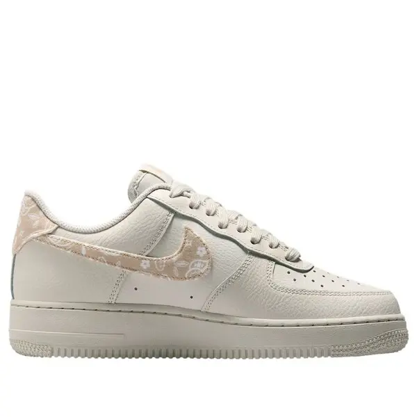 Nike Force 1 '07 Sneakers