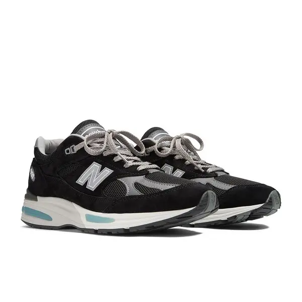 NEW BALANCE 991v2 Made In England Sneakers - Black/grey