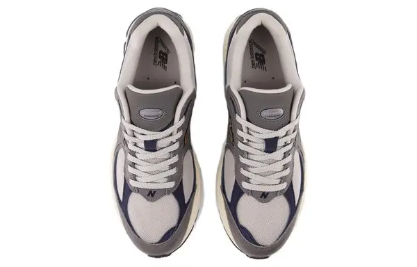 NEW BALANCE 2002r Sneakers - Gray/white