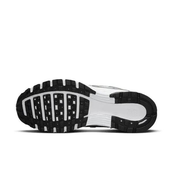 Nike P-6000 Metallic Sneakers - Silver