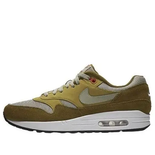 Nike Max 1 Premium Retro Sneakers - Yellow