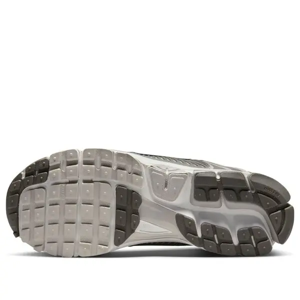 Nike Zoom Vomero "light Iron Ore" Sneakers - Grey